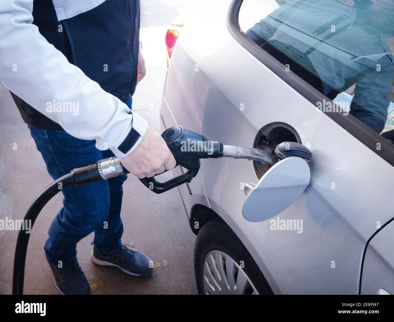 Filling up fuel tank hi-res stock photography and images - Alamy