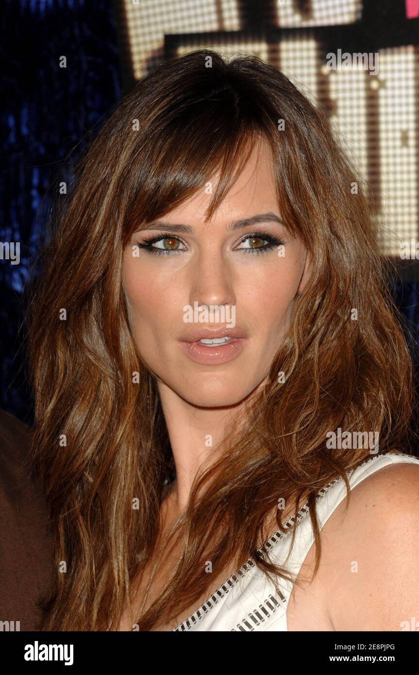 Jennifer Garner attends the 2007 MTV Video Music Awards held at the ...
