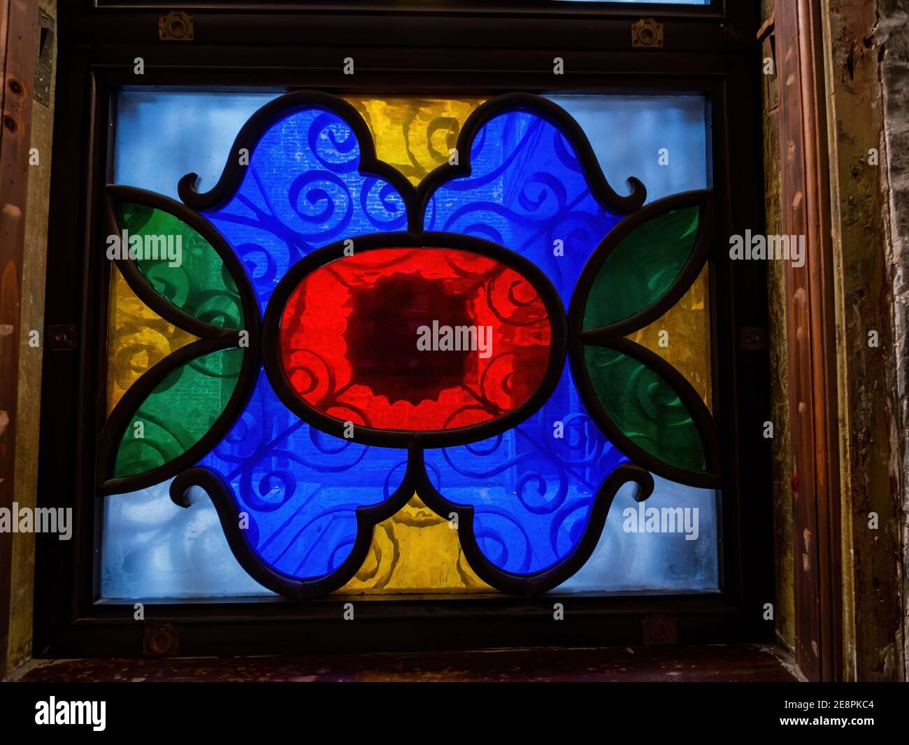 Chinese stained glass window hi-res stock photography and images - Alamy
