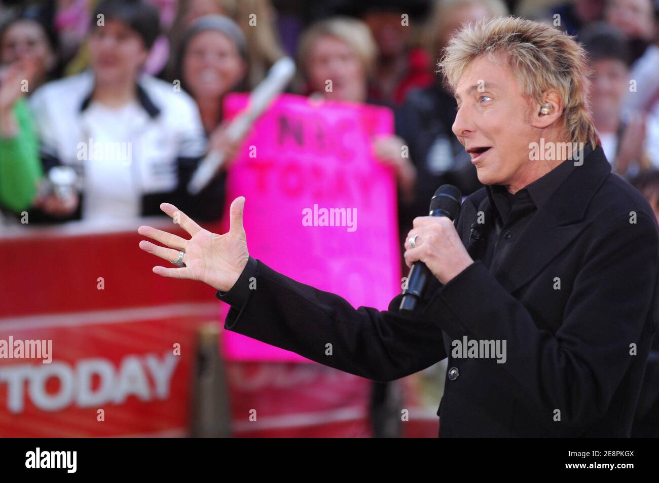 Singer Barry Manilow performs on the NBC 'Today' Show at Rockefeller ...