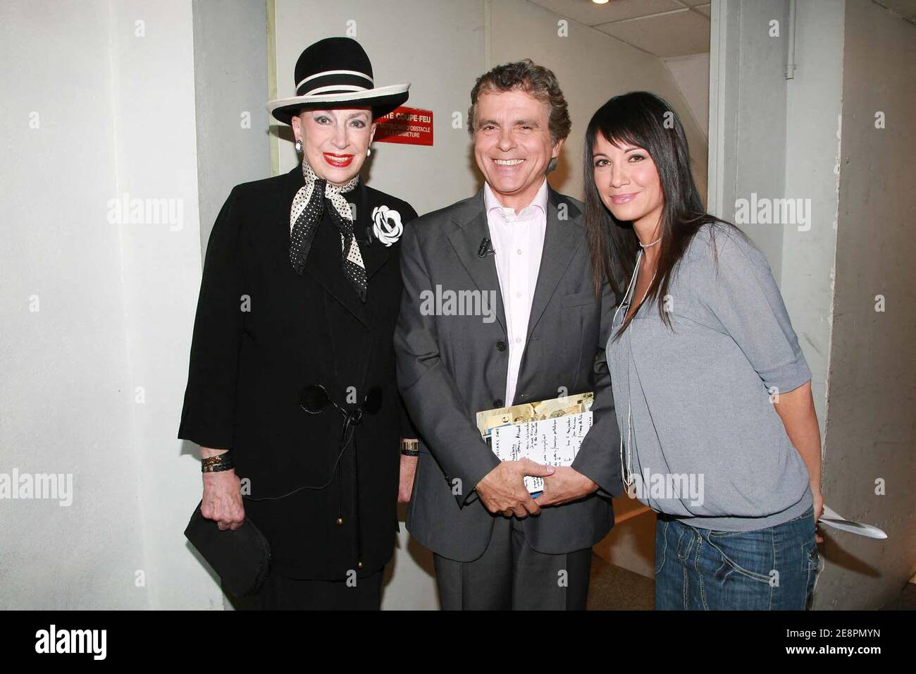 Genevieve De Fontenay, Claude Serillon, Anne-Gaelle Riccio lors de l ...