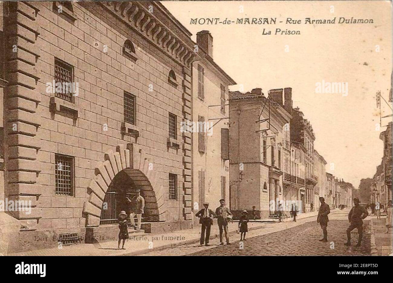 Mont-de-Marsan - Rue Victor-Hugo-Armand-Dulamon Stock Photo - Alamy