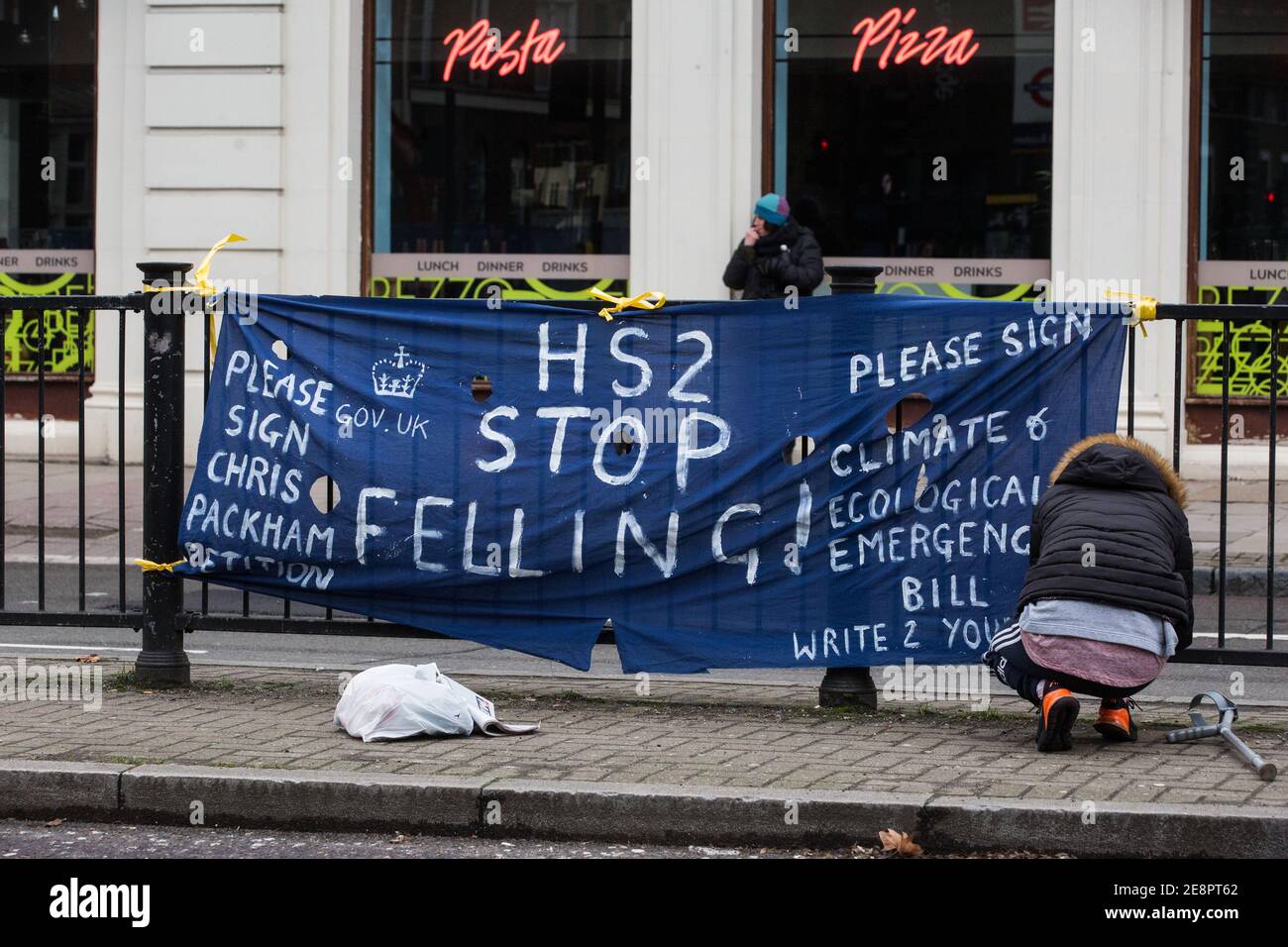 A anti hs2 sign on hi-res stock photography and images - Alamy