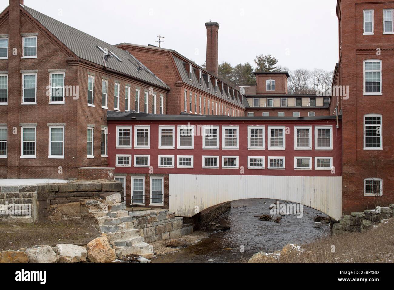 White windowsz hi-res stock photography and images - Alamy