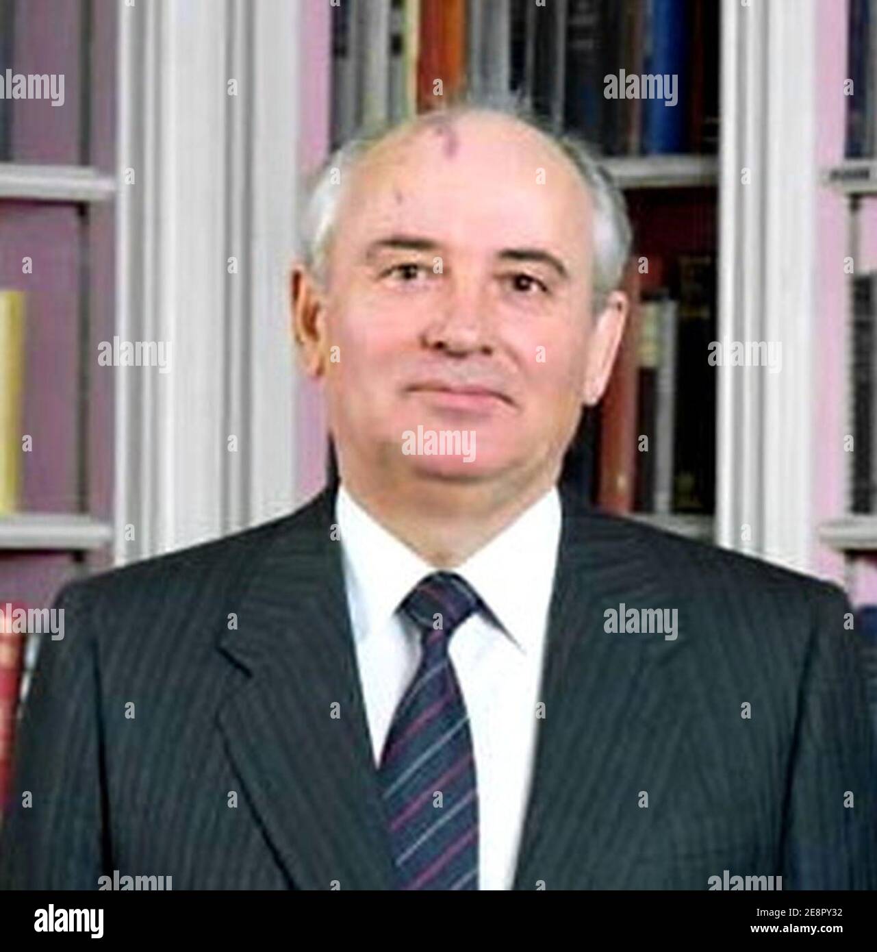 Mikhail gorbachev 1987 hi-res stock photography and images - Alamy