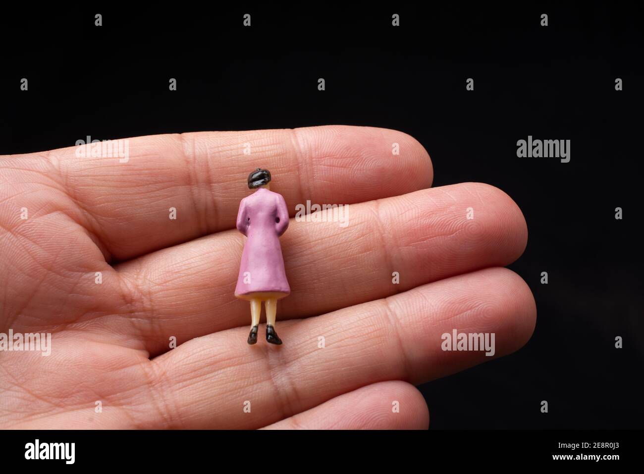 Woman body figurines hi-res stock photography and images - Alamy