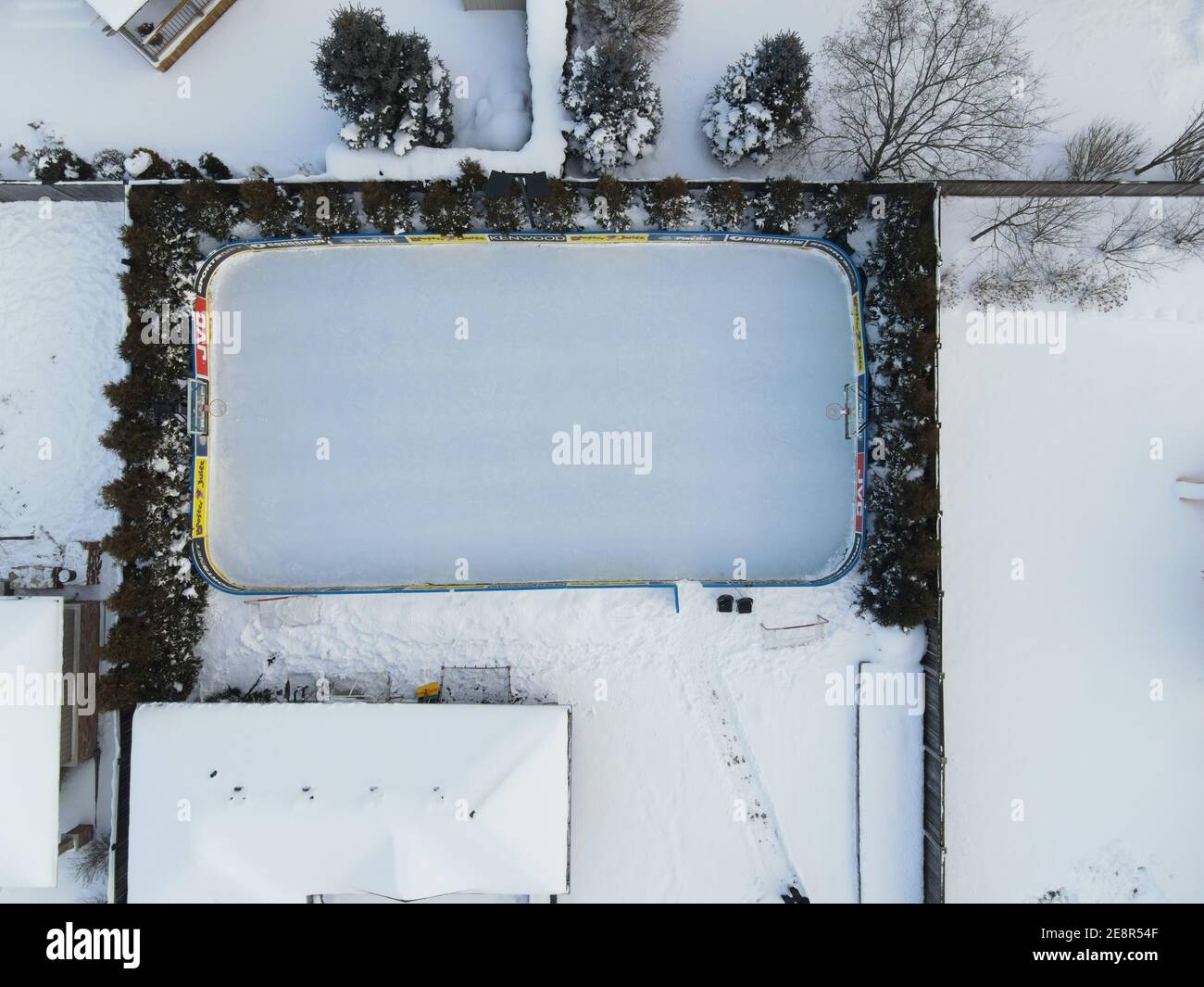 Best Backyard hockey rink in Canada, This homemade hockey rink is ...
