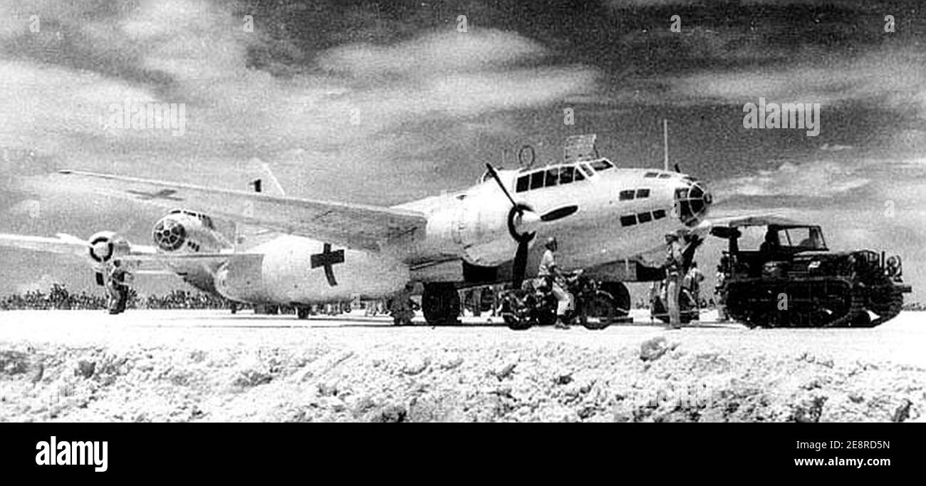 Mitsubishi G4M auf Ie Shima Stock Photo - Alamy