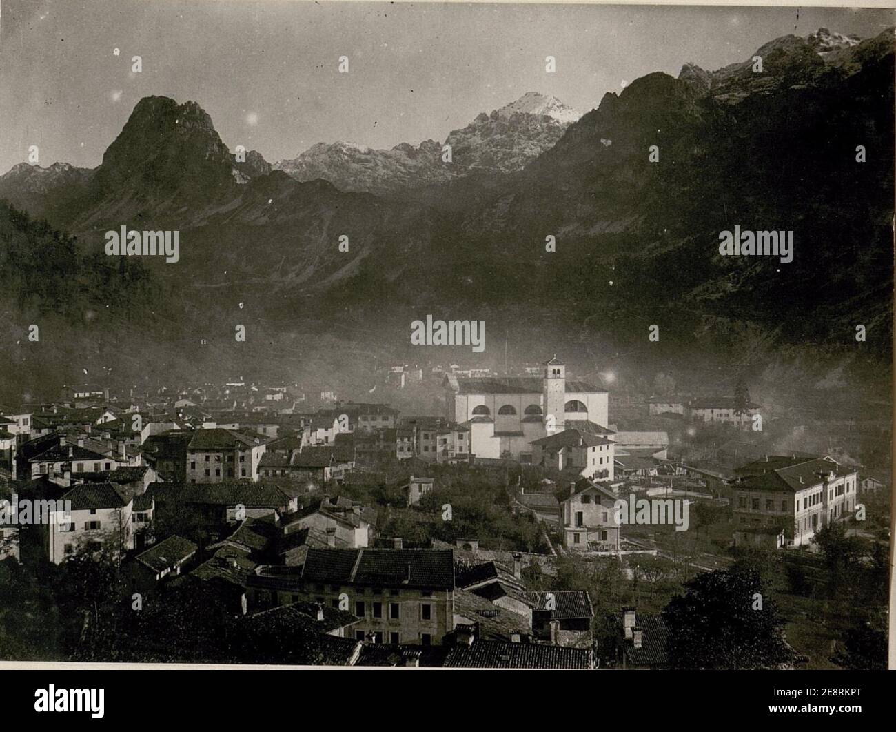 Moggio hi-res stock photography and images - Alamy