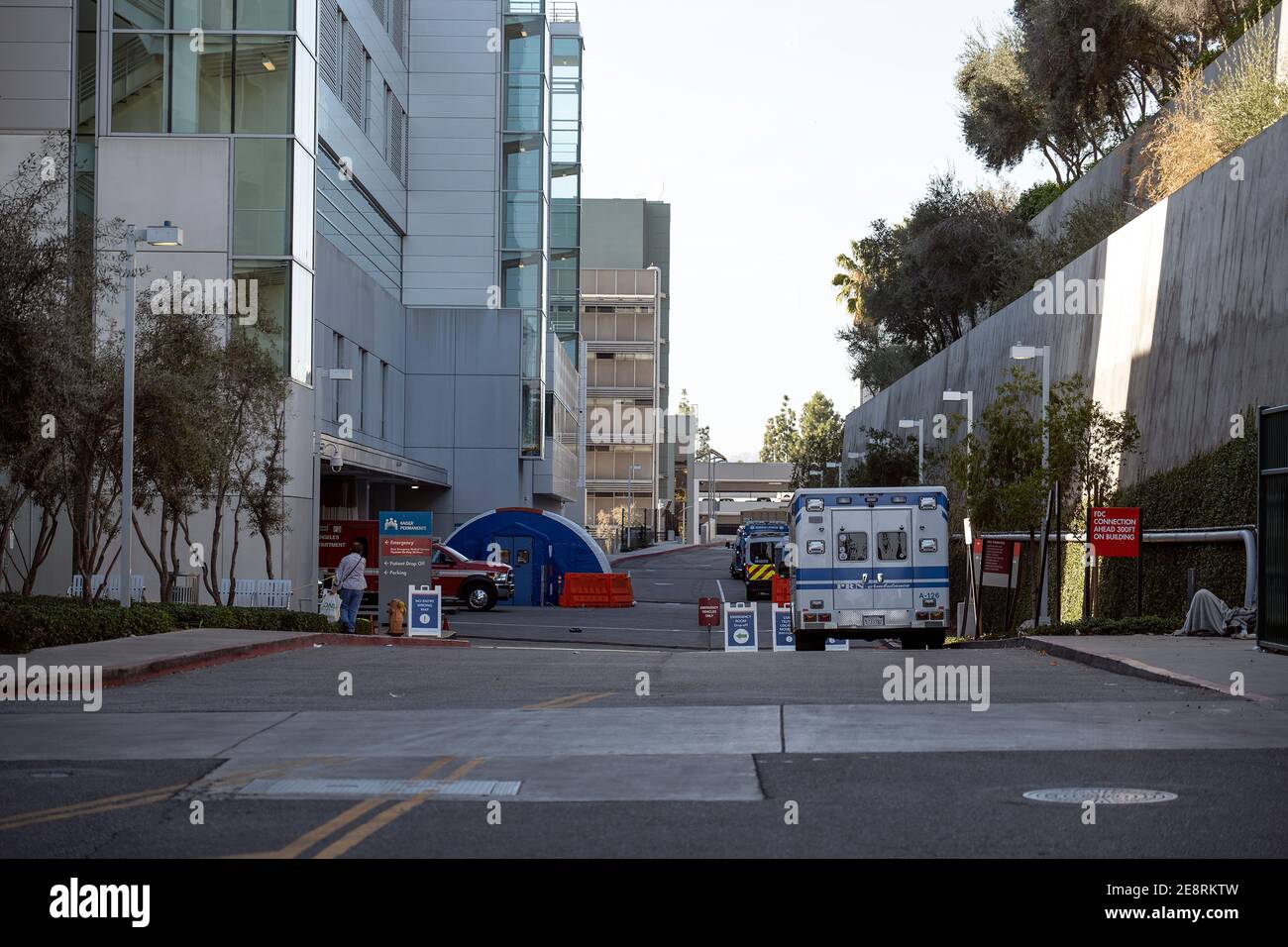 Hospital overflow covid hi-res stock photography and images - Alamy