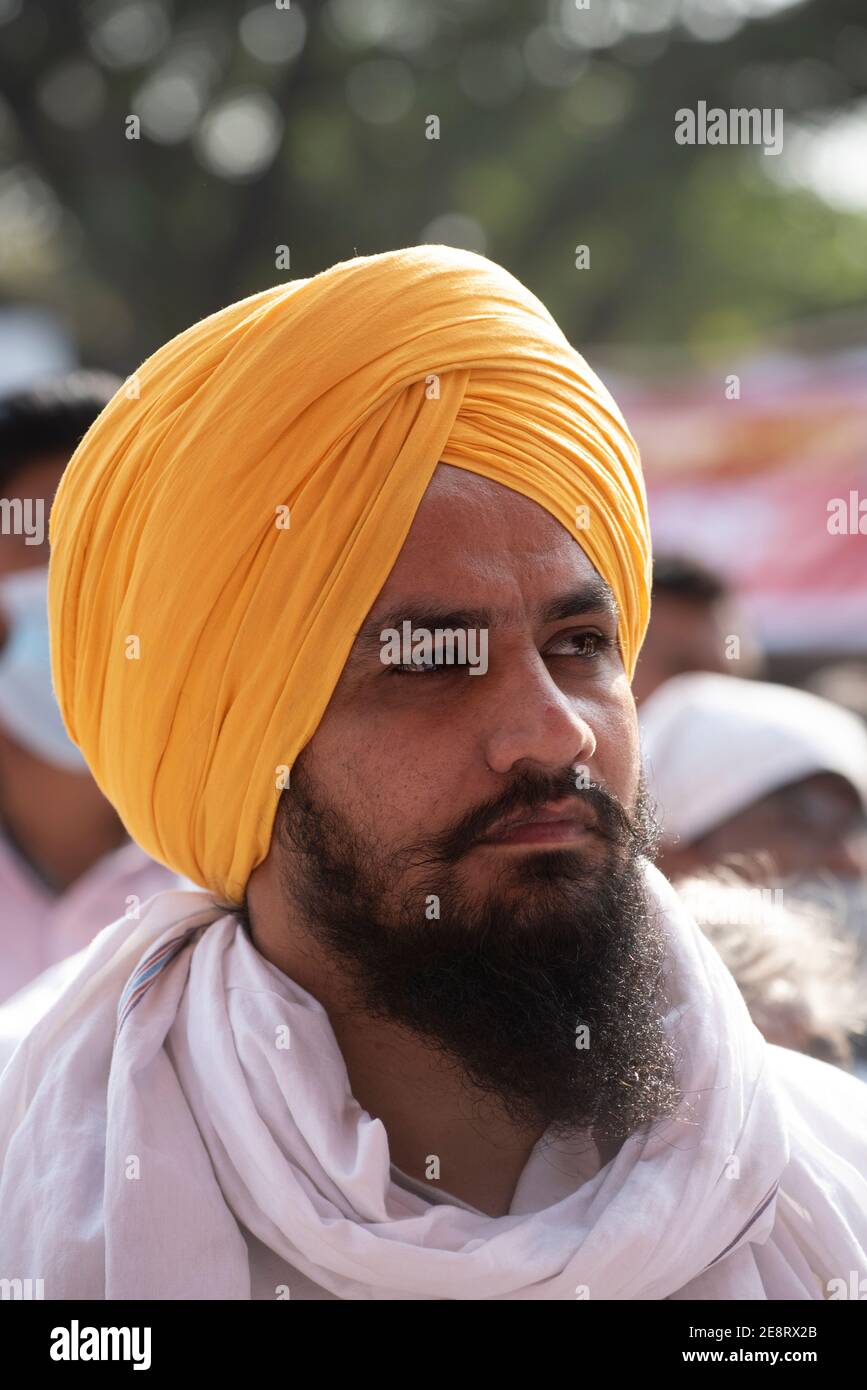 Yellow turban hi-res stock photography and images - Alamy