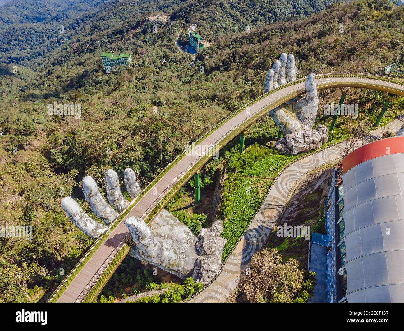 Famous tourist attraction - Golden bridge at the top of the Ba Na Hills ...