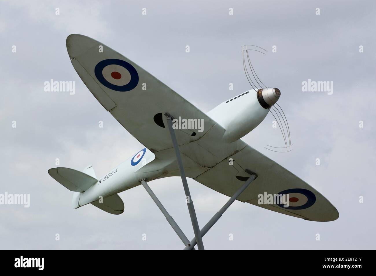 SOUTHAMPTON, HAMPSHIRE, ENGLAND - SEPTEMBER 1: Spitfire sculpture ...
