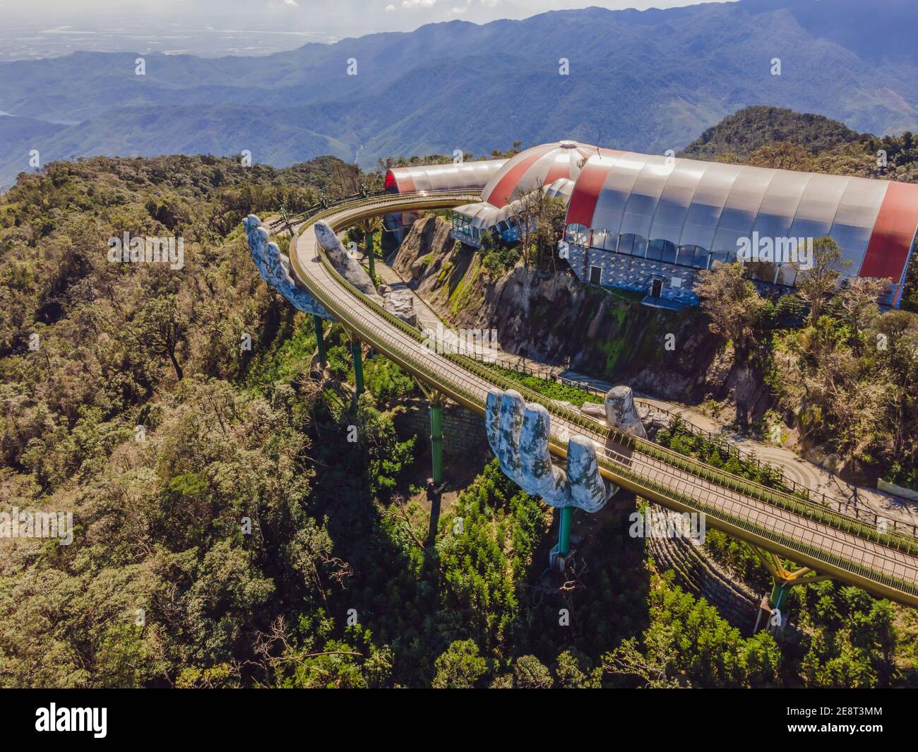 Famous tourist attraction - Golden bridge at the top of the Ba Na Hills ...