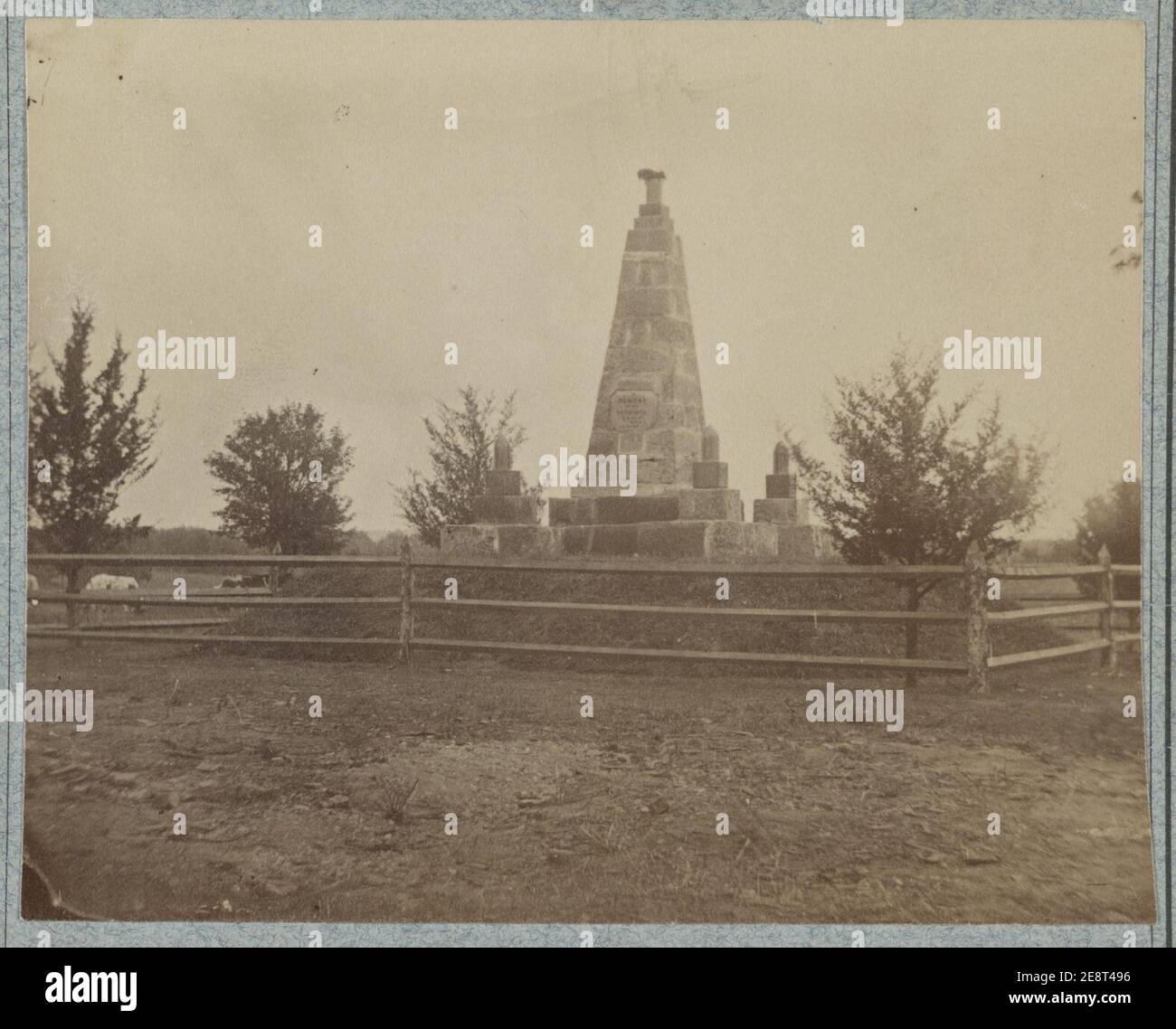 Bull run monument hi-res stock photography and images - Alamy