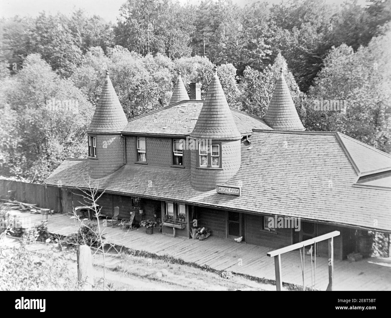 Moore Park station, Toronto Stock Photo - Alamy