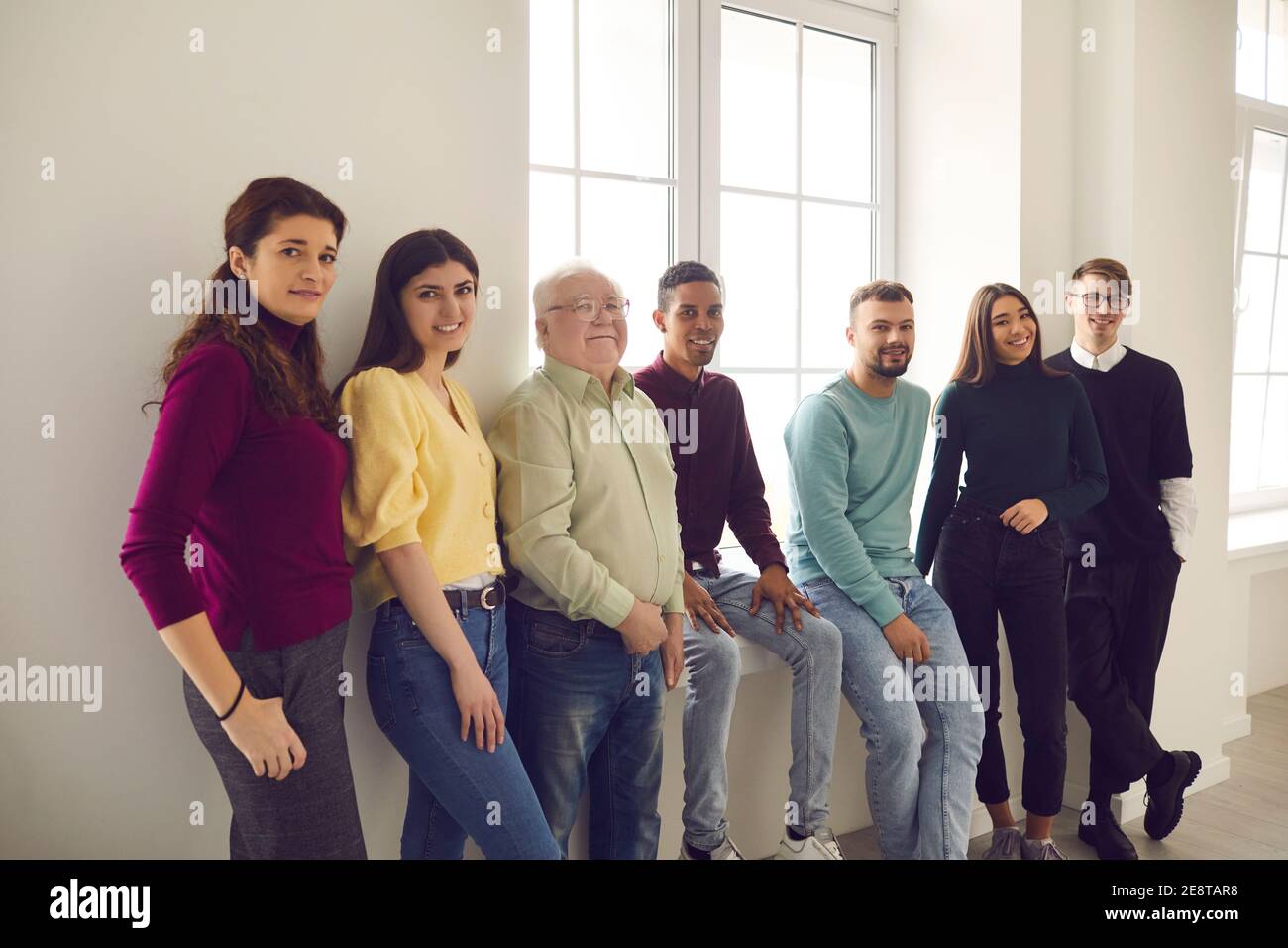 Group of people all ages hi-res stock photography and images - Alamy