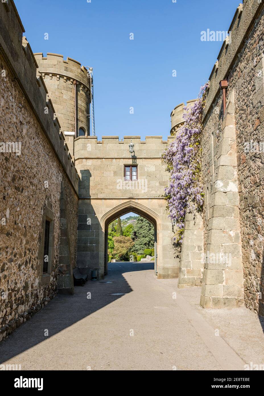 ALUPKA, RUSSIA - MAY 3, 2019: View of the courtyard of the Vorontsov ...