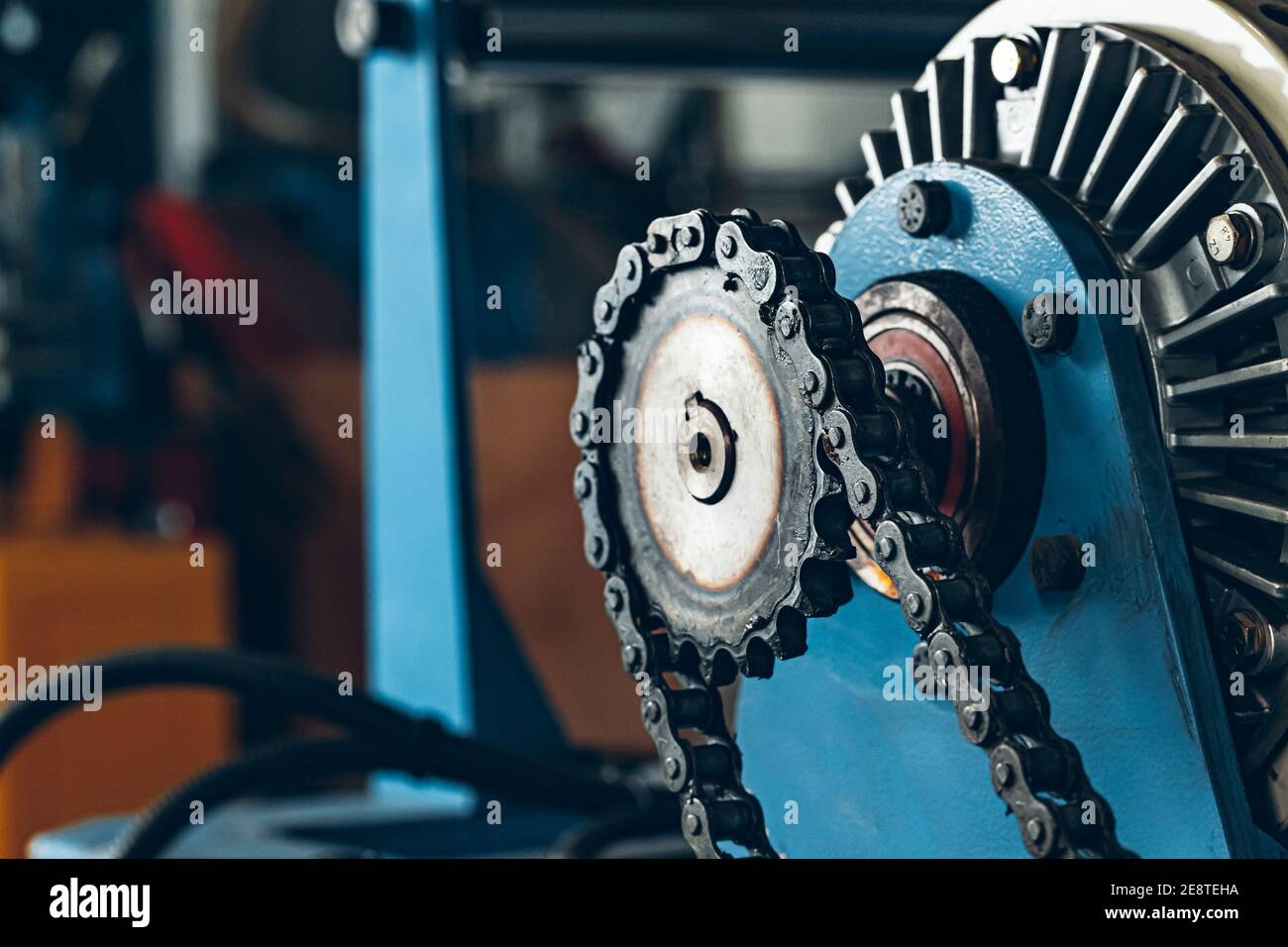Metal chain of conveyor belt on production line on cable factory Stock ...