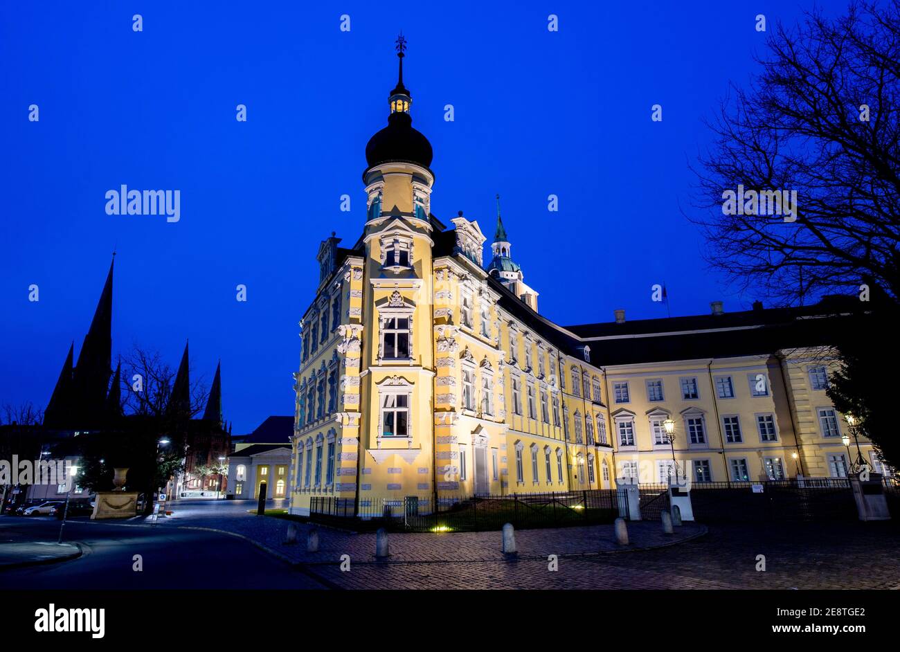 Oldenburg, Germany. 28th Jan, 2021. The historic castle stands in the ...