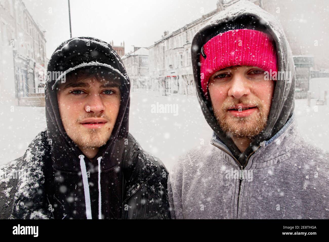 Kids look camera hi-res stock photography and images - Alamy