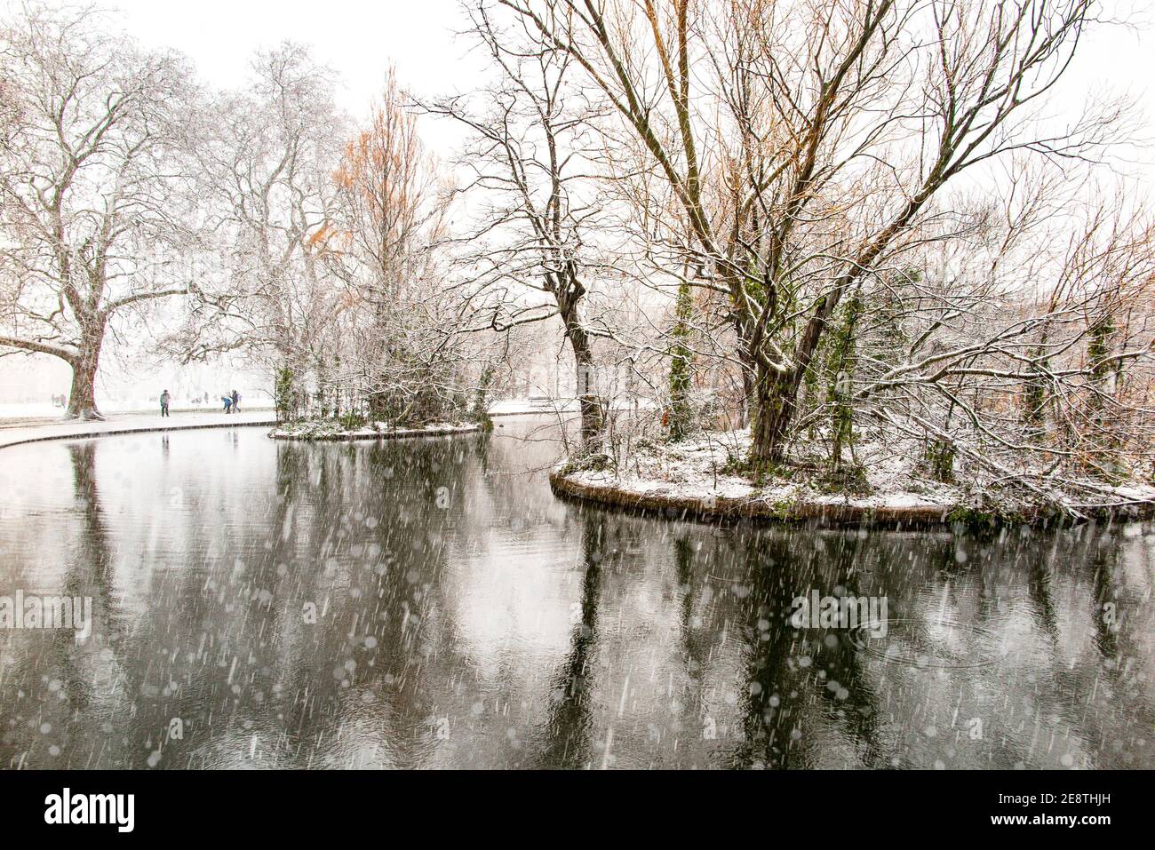 Wandsworth common pond hi-res stock photography and images - Alamy