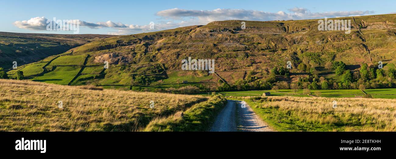Arkengarthdale landscape between Langthwaite and Reeth, North Yorkshire ...