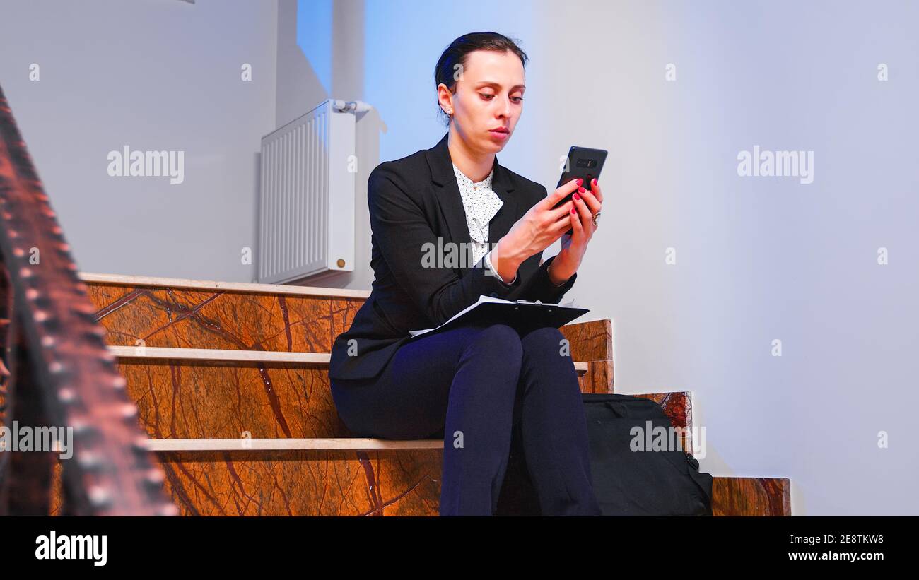 Doing late night browsing hi-res stock photography and images - Alamy