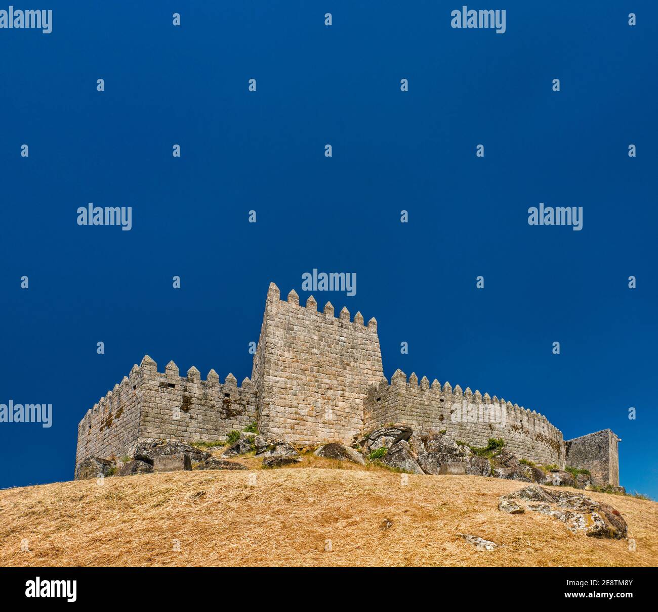 View crenellated walls towers hi-res stock photography and images - Alamy