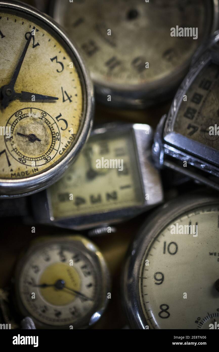 Many old clocks hi-res stock photography and images - Alamy