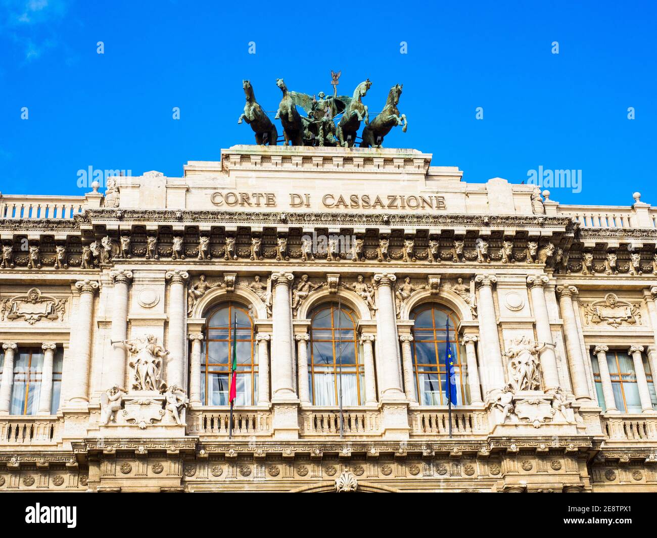 Palazzo della corte hi-res stock photography and images - Alamy