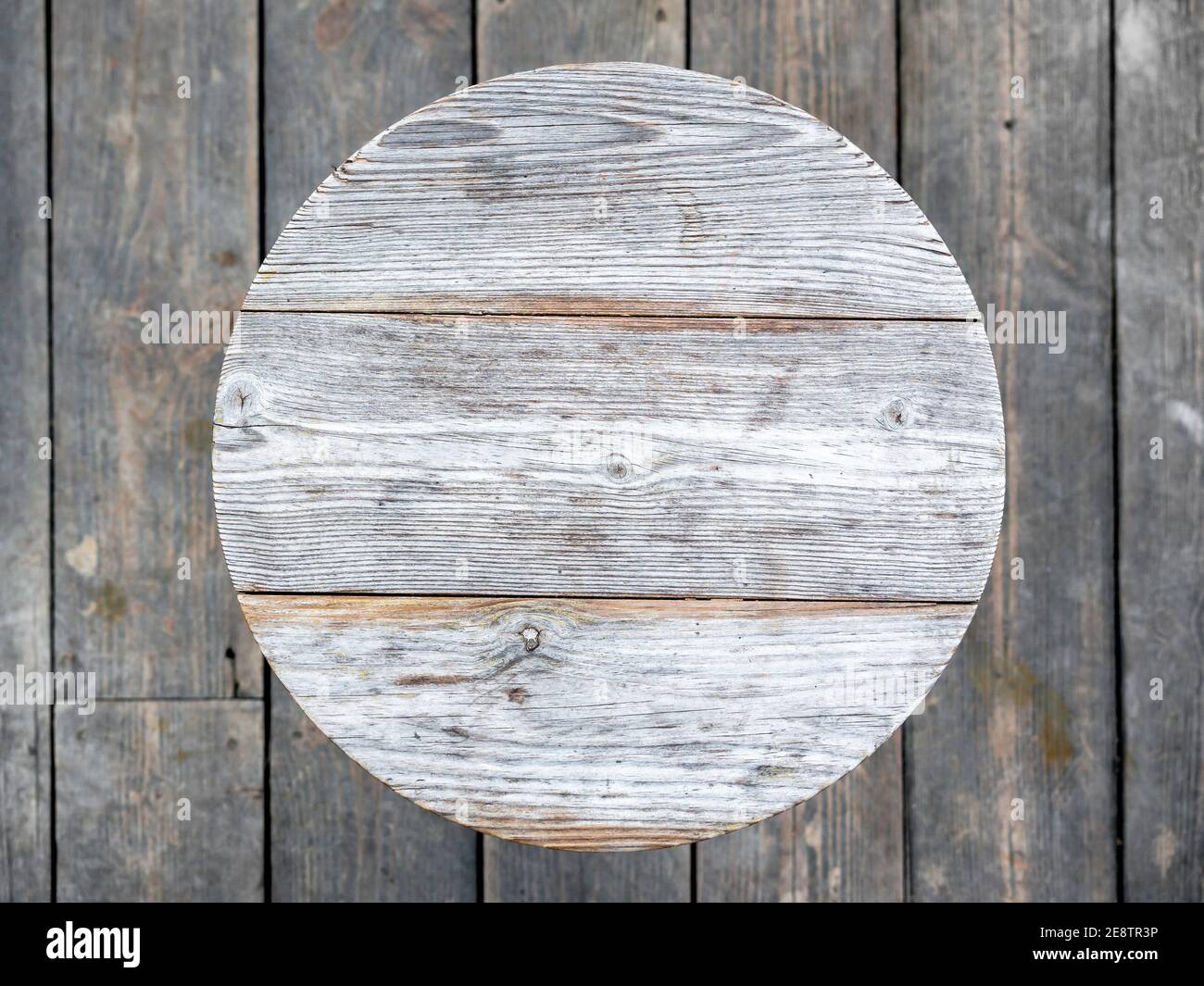 Round wooden table top. Close-up empty wood texture board circle shape ...