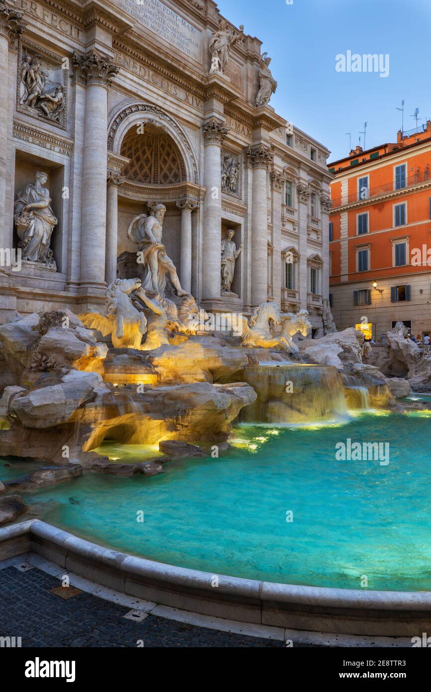 Baroque architecture in rome hi-res stock photography and images - Alamy