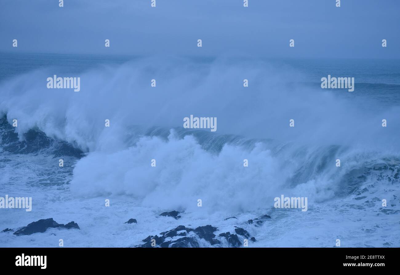 Cribbar wave, Newquay 2021 Stock Photo - Alamy