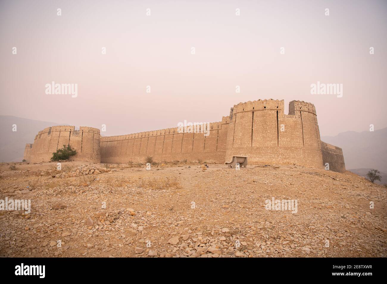 Ranikot fort hi-res stock photography and images - Alamy