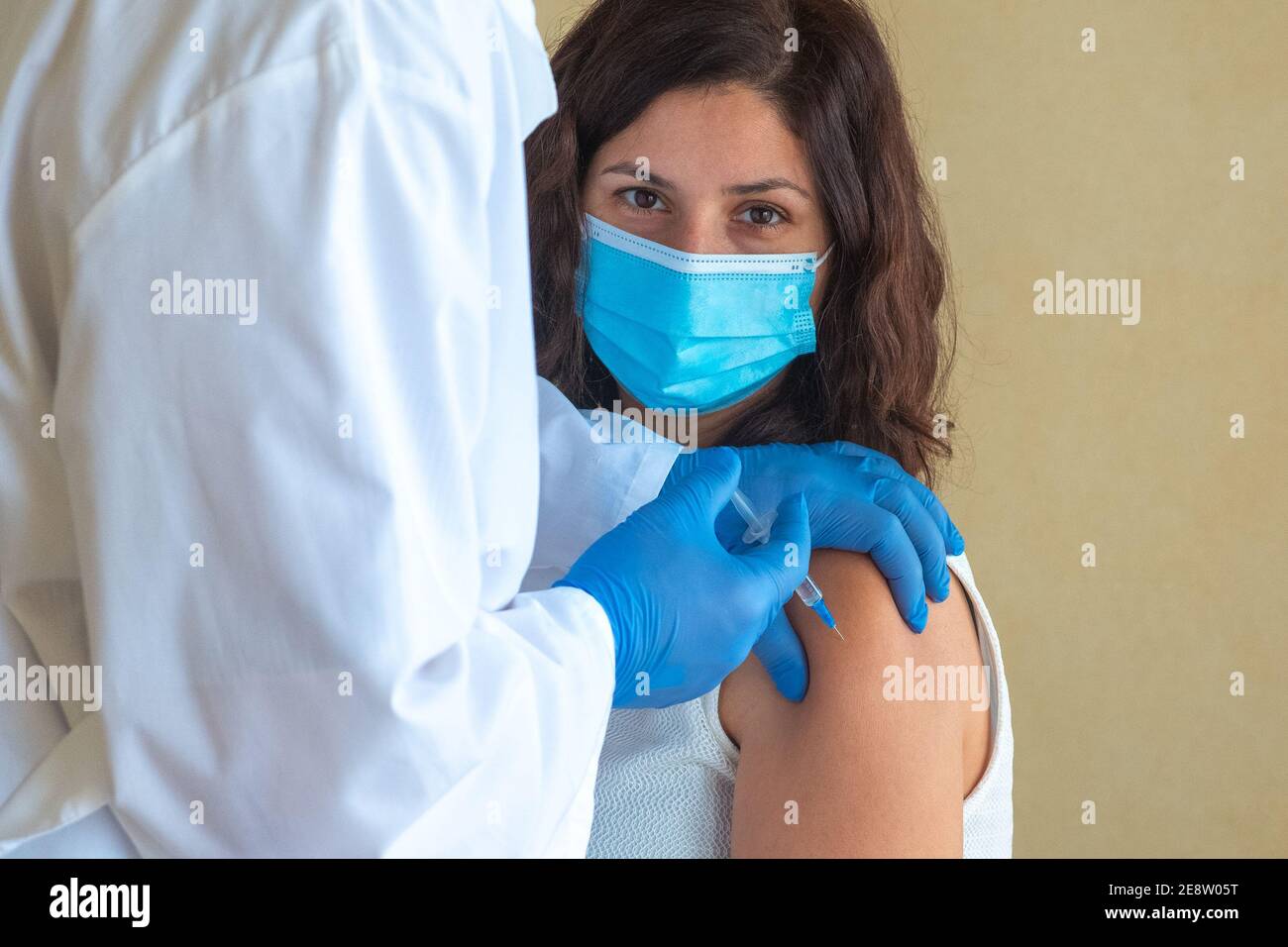 Woman injection arm hi-res stock photography and images - Alamy