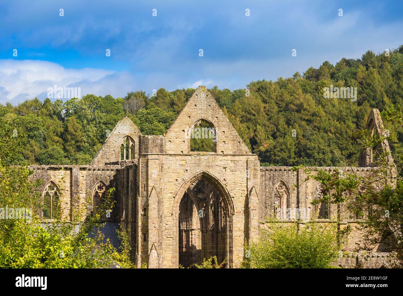 UK, Wales, Monmouthshire, Wye Valley, Tintern, Tintern Abbey Stock ...