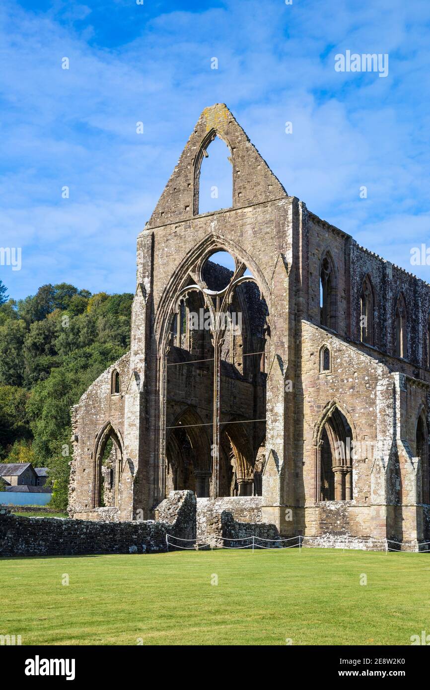 UK, Wales, Monmouthshire, Wye Valley, Tintern, Tintern Abbey Stock ...