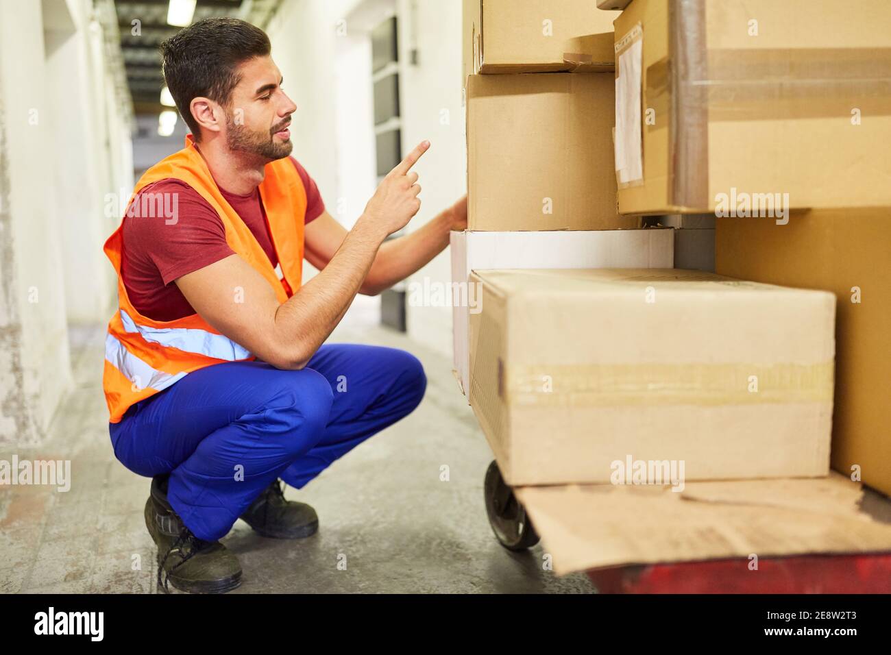 Shipping clerk hi-res stock photography and images - Alamy