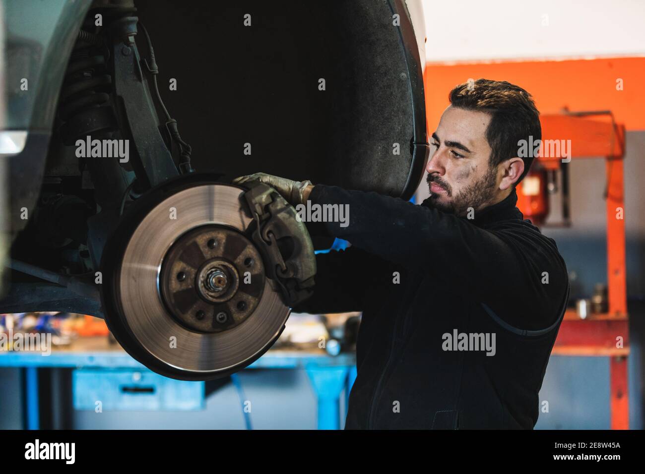 Vehicle repair hi-res stock photography and images - Alamy