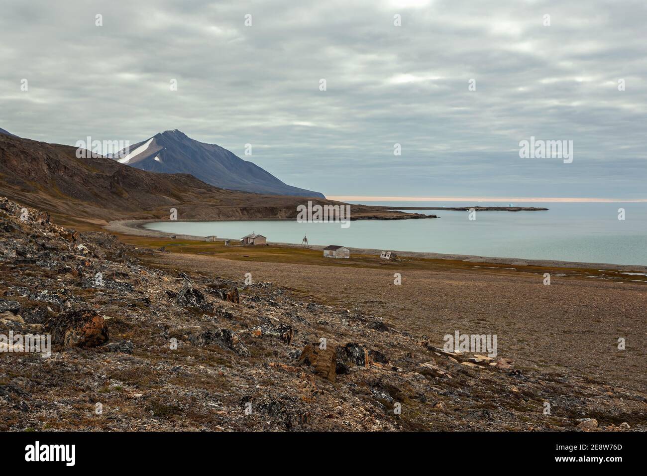 Devon island arctic hi-res stock photography and images - Alamy