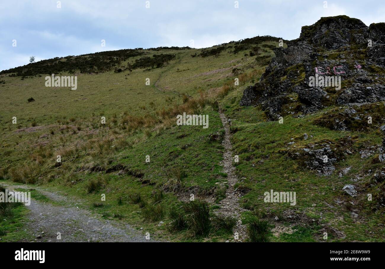 Rough rugged pathway up a hill in Northern England Stock Photo - Alamy