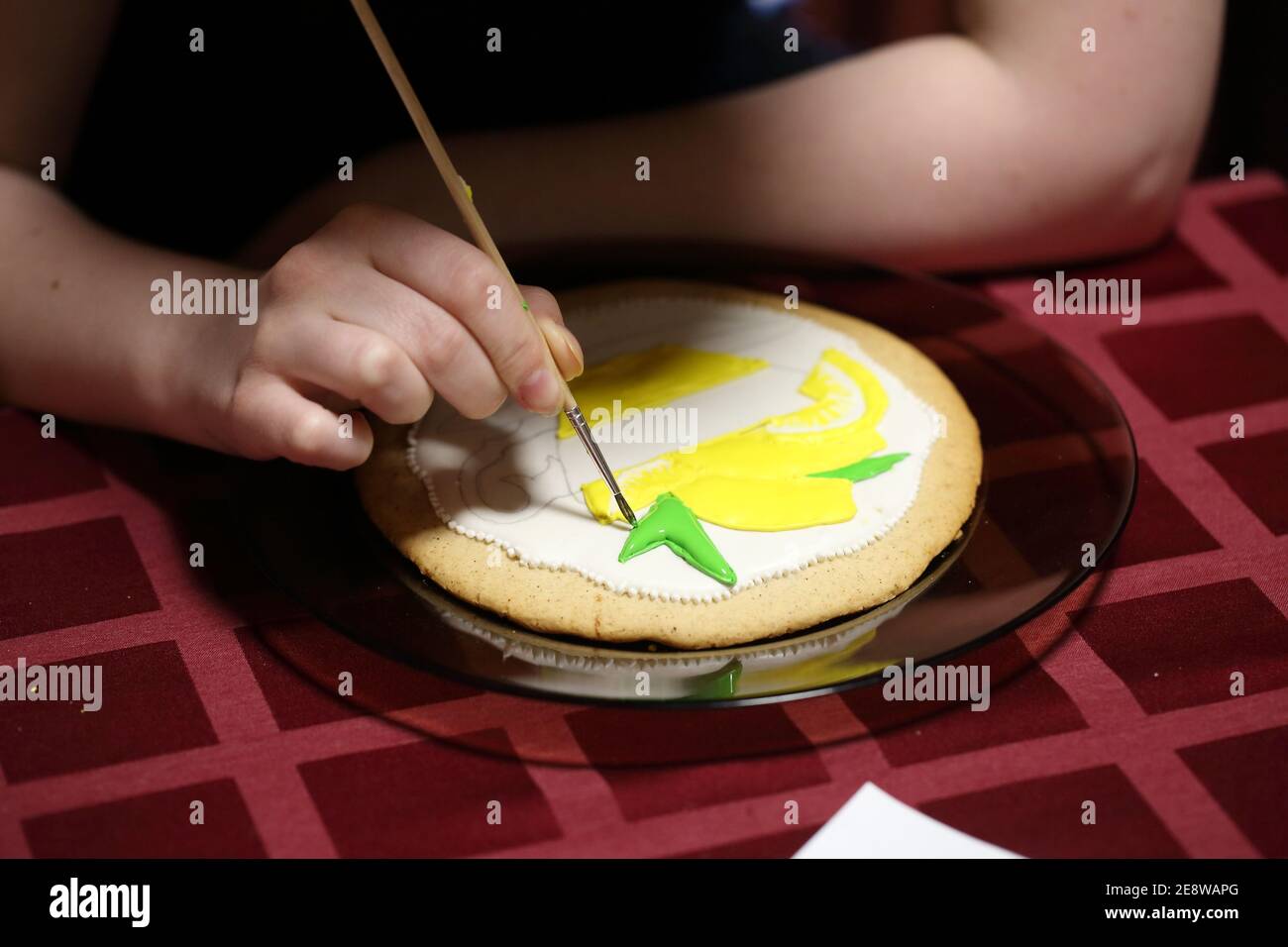Female hands with gingerbread Stock Photo - Alamy