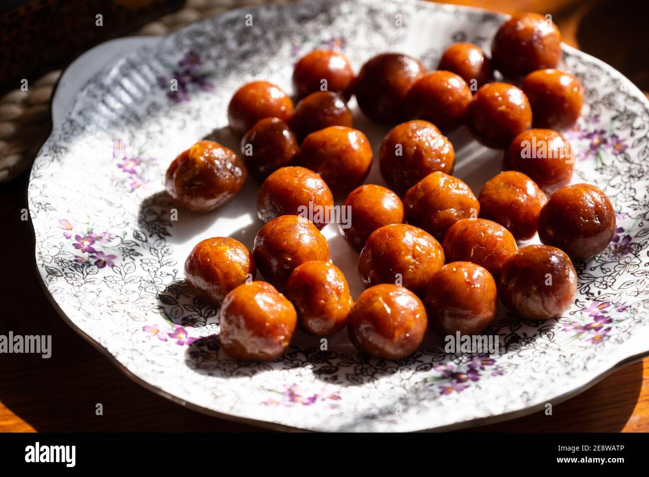 Bowl of dates without seeds Stock Photo - Alamy