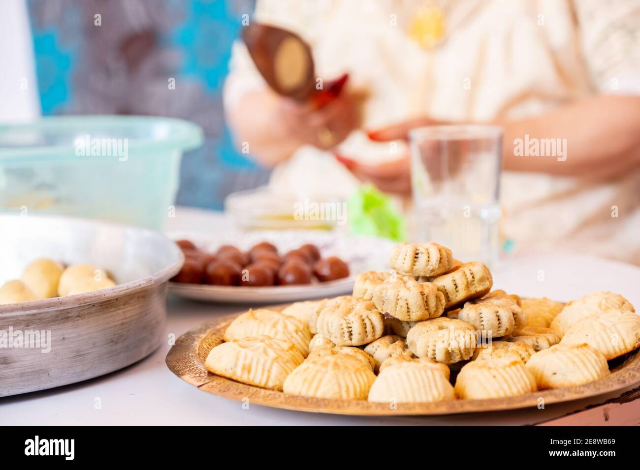 Maamoul making hi-res stock photography and images - Alamy