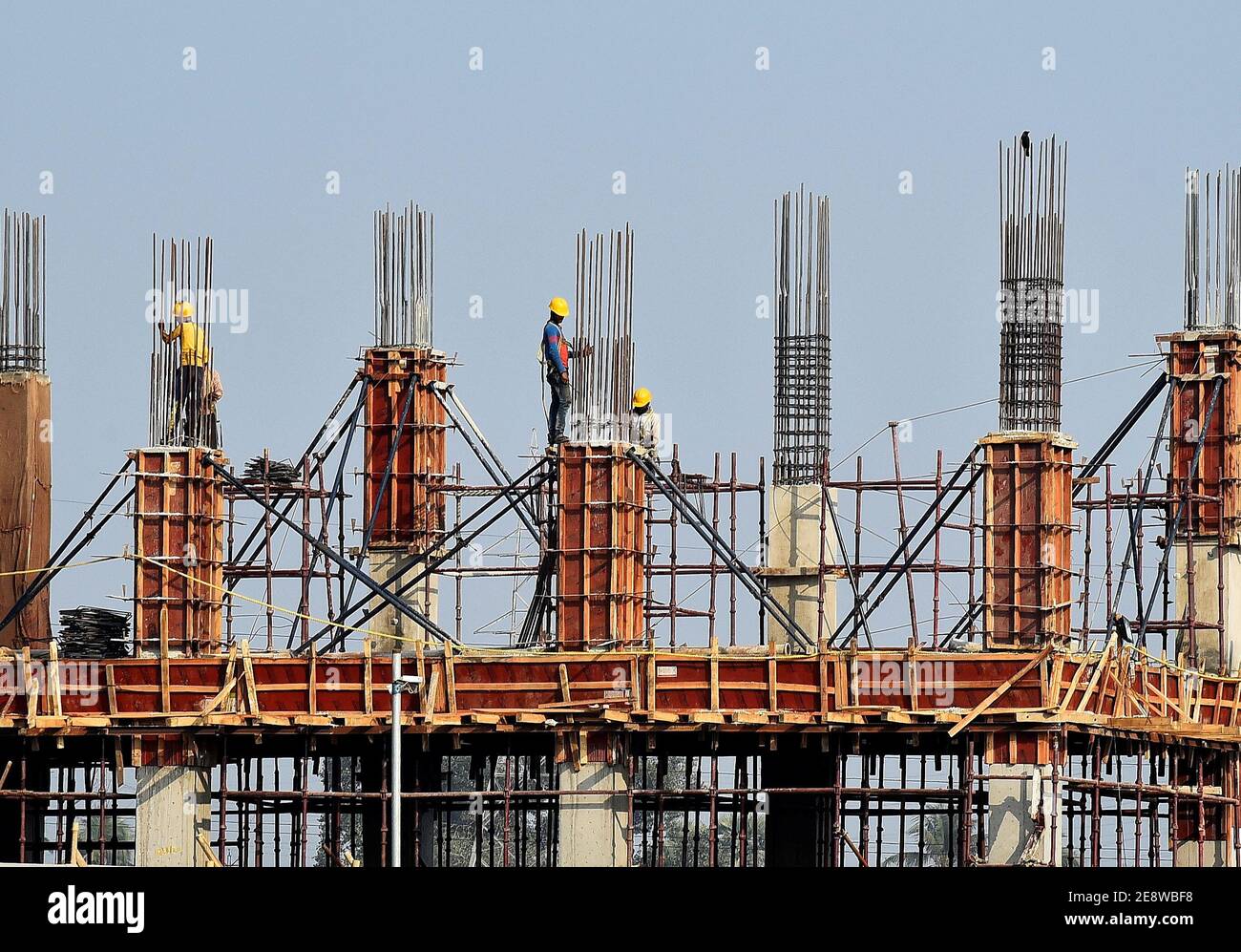 Construction workers iron rods construction hi-res stock photography ...