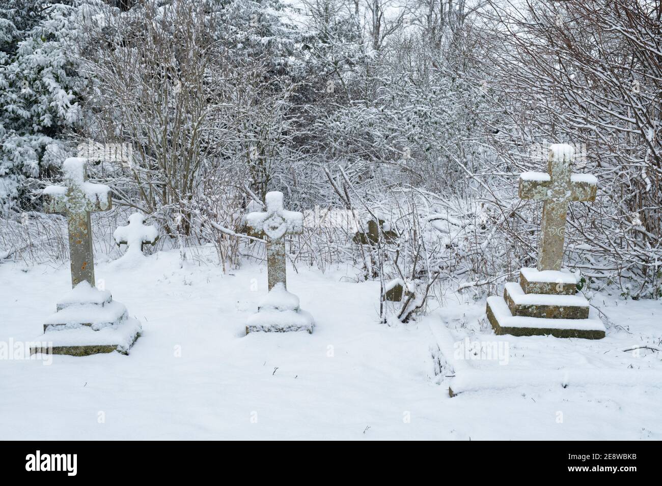 St marys churchyard graves hi-res stock photography and images - Alamy