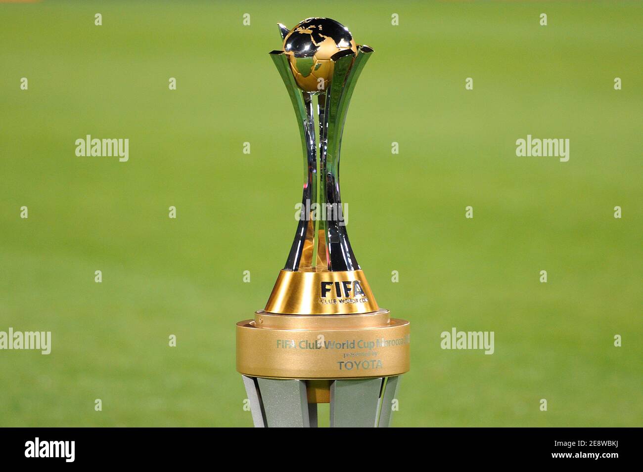 Fifa club world cup trophy hi-res stock photography and images - Alamy