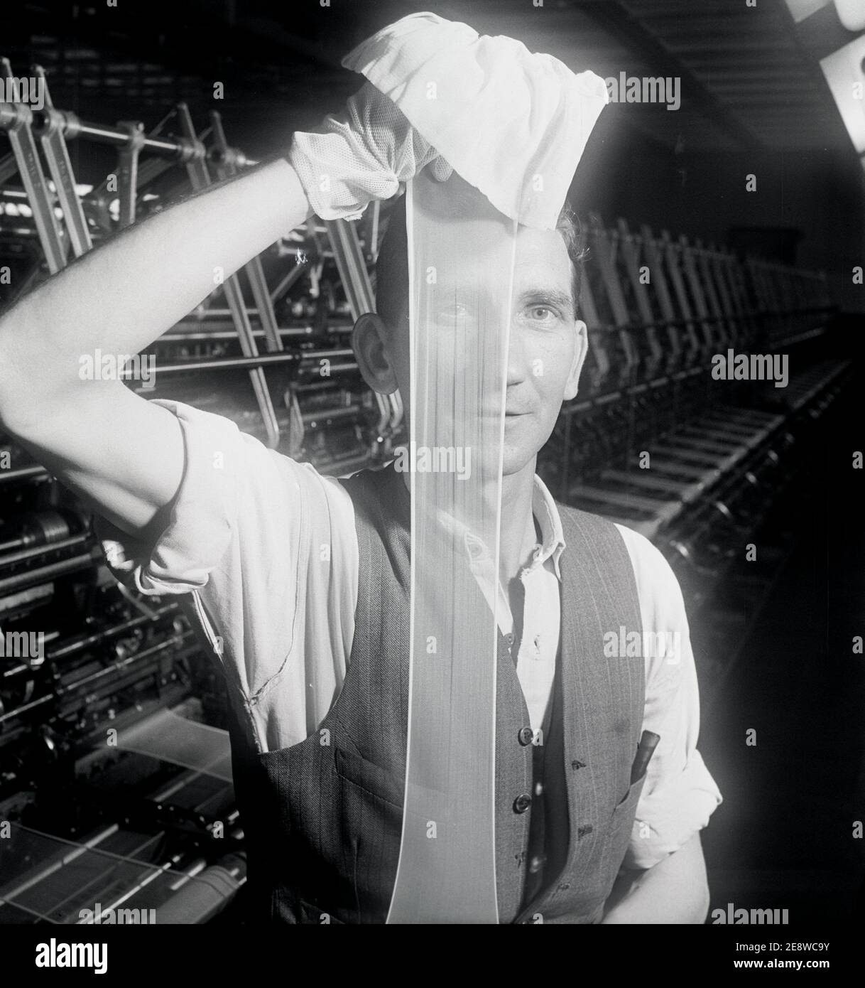 Nylon stockings 1950s hi-res stock photography and images - Alamy