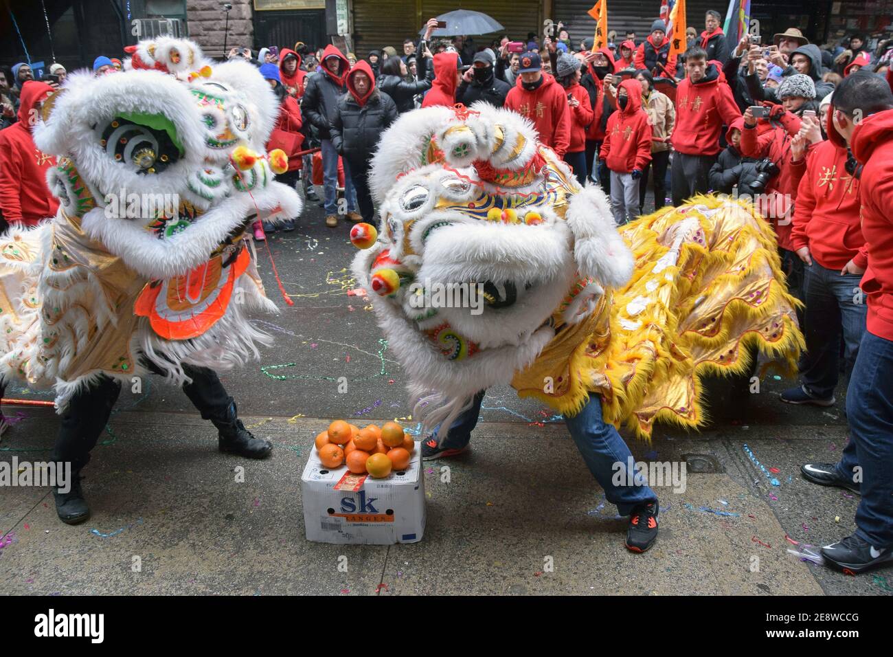 New year chinatown nyc dragons hi-res stock photography and images - Alamy